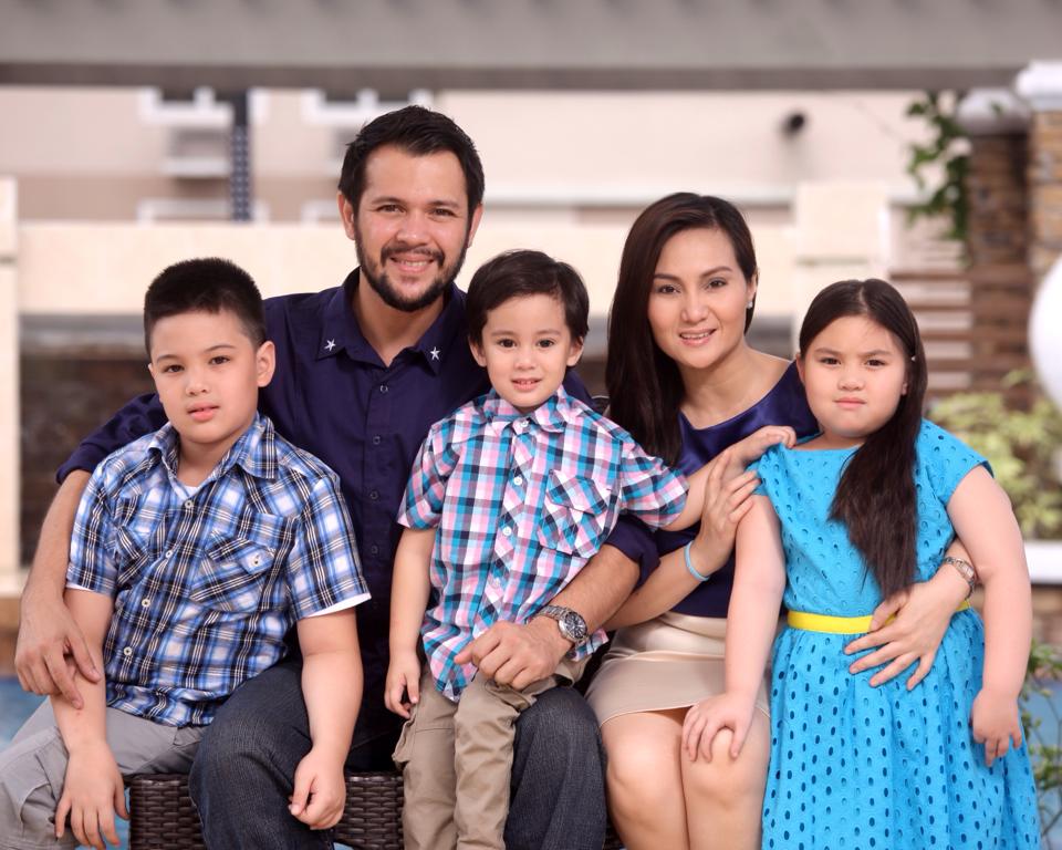 Celebrities Gladys Reyes and Christopher Roxas stand ground on INC ...