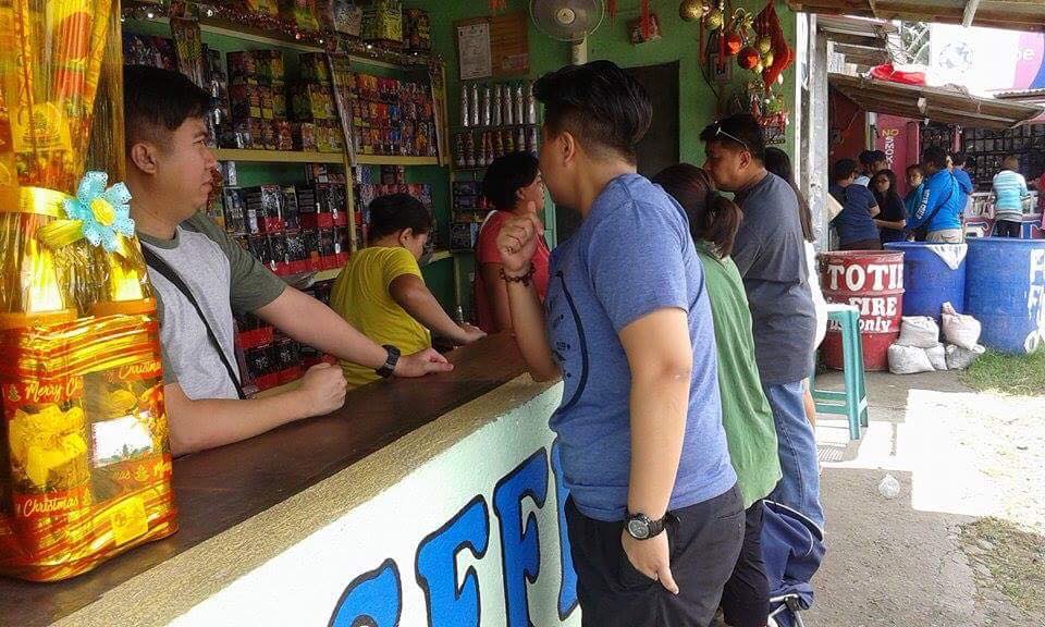 Mga paputok at pailaw sa Bocaue, dinagsa ng mga mamimili – Eagle News